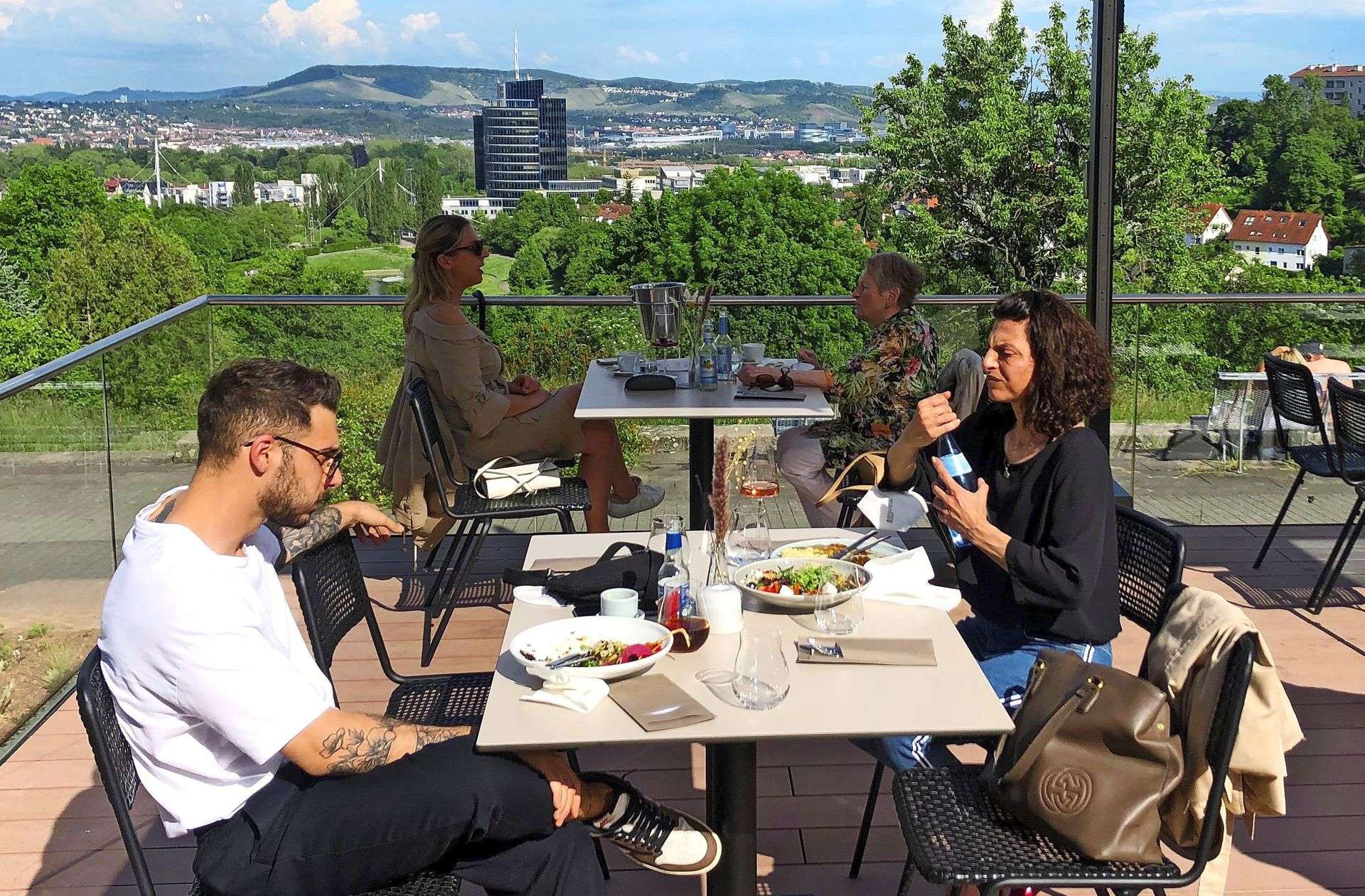Eine neue Attraktion des Killesberg ist das Restaurant Bellevue, das ...