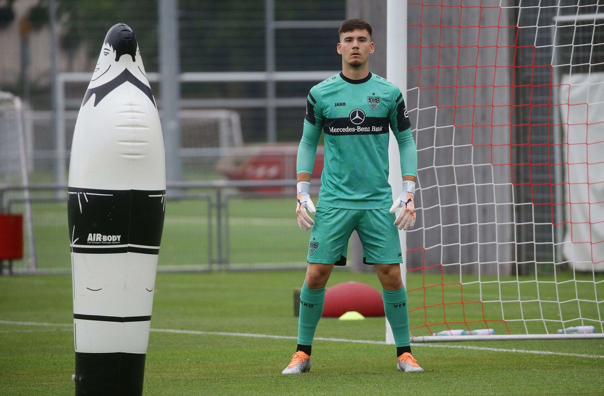 Torwart des VfB Stuttgart: Das sagt der DFB-Experte über das Toptalent ...
