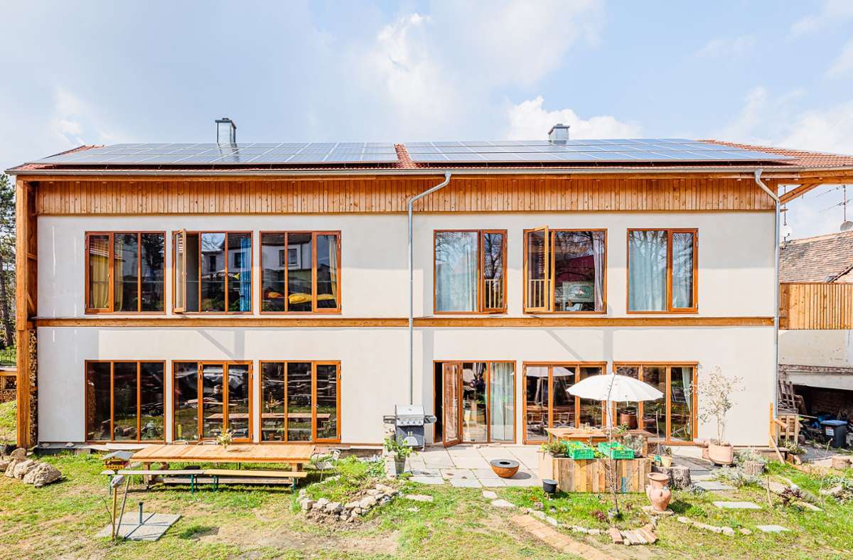 Behaglich wohnen im Haus aus Stroh