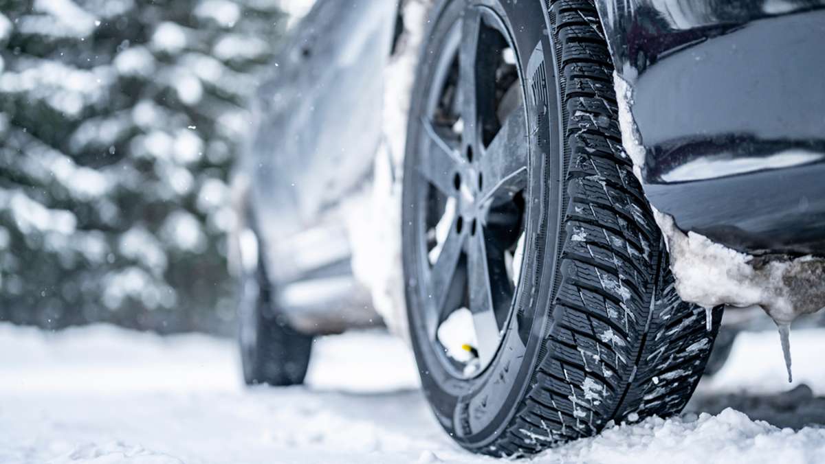 Elegantes Fahren Mit Sommerreifen Im Winter Ebenbild