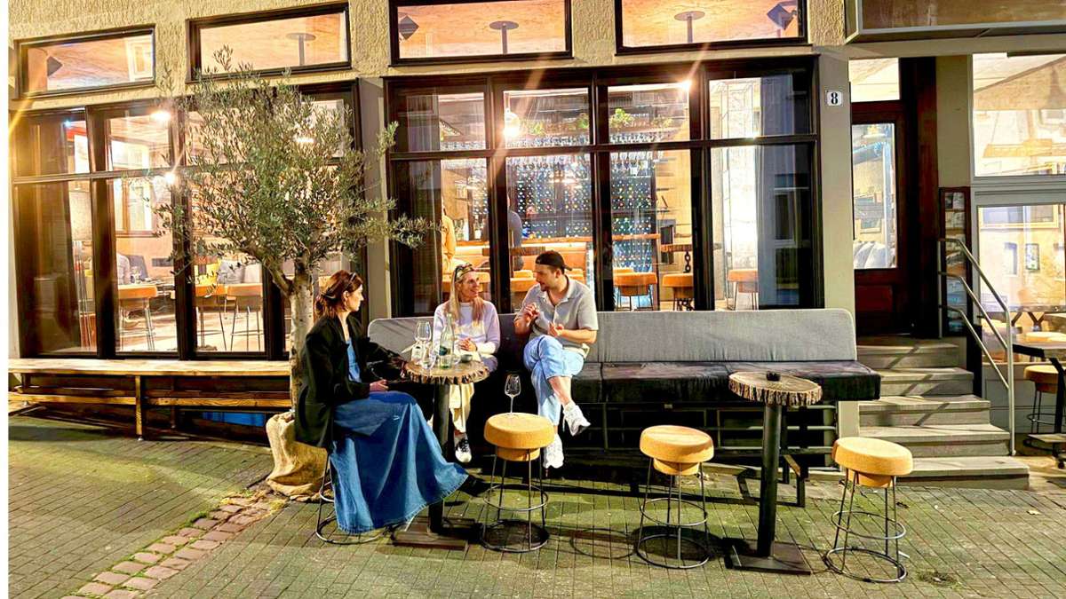 Bar-Eröffnung in der Stuttgarter Altstadt: Wo man Wein trinkt, ohne die ...