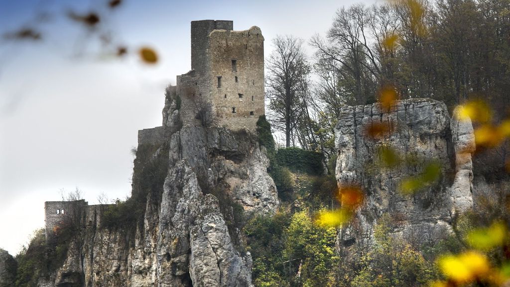 Ausflugsziel über Neidlingen bröckelt: Hängepartie unter dem ...
